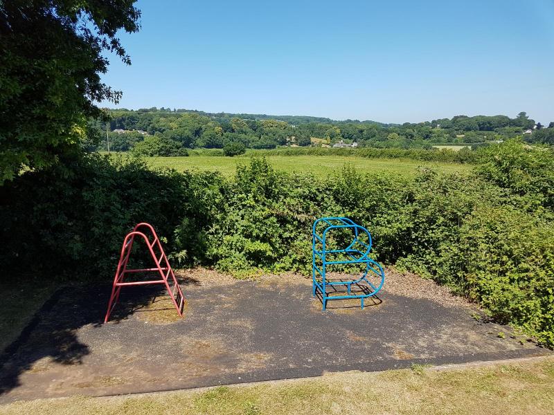 Woodcroft Lane Play Area, Woodcroft, Gloucestershire - freeparks.co.uk