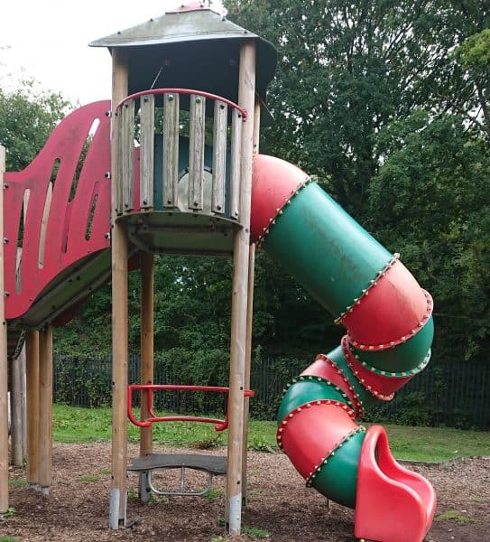Children's playgrounds play areas and parks in Hampshire - freeparks.co.uk