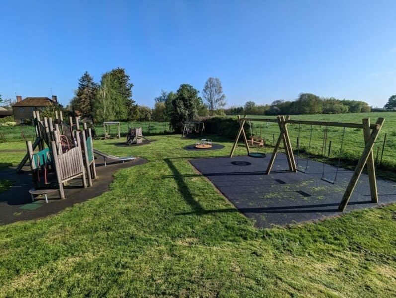 Russell Park Play Area, Bedford, Bedfordshire - freeparks.co.uk
